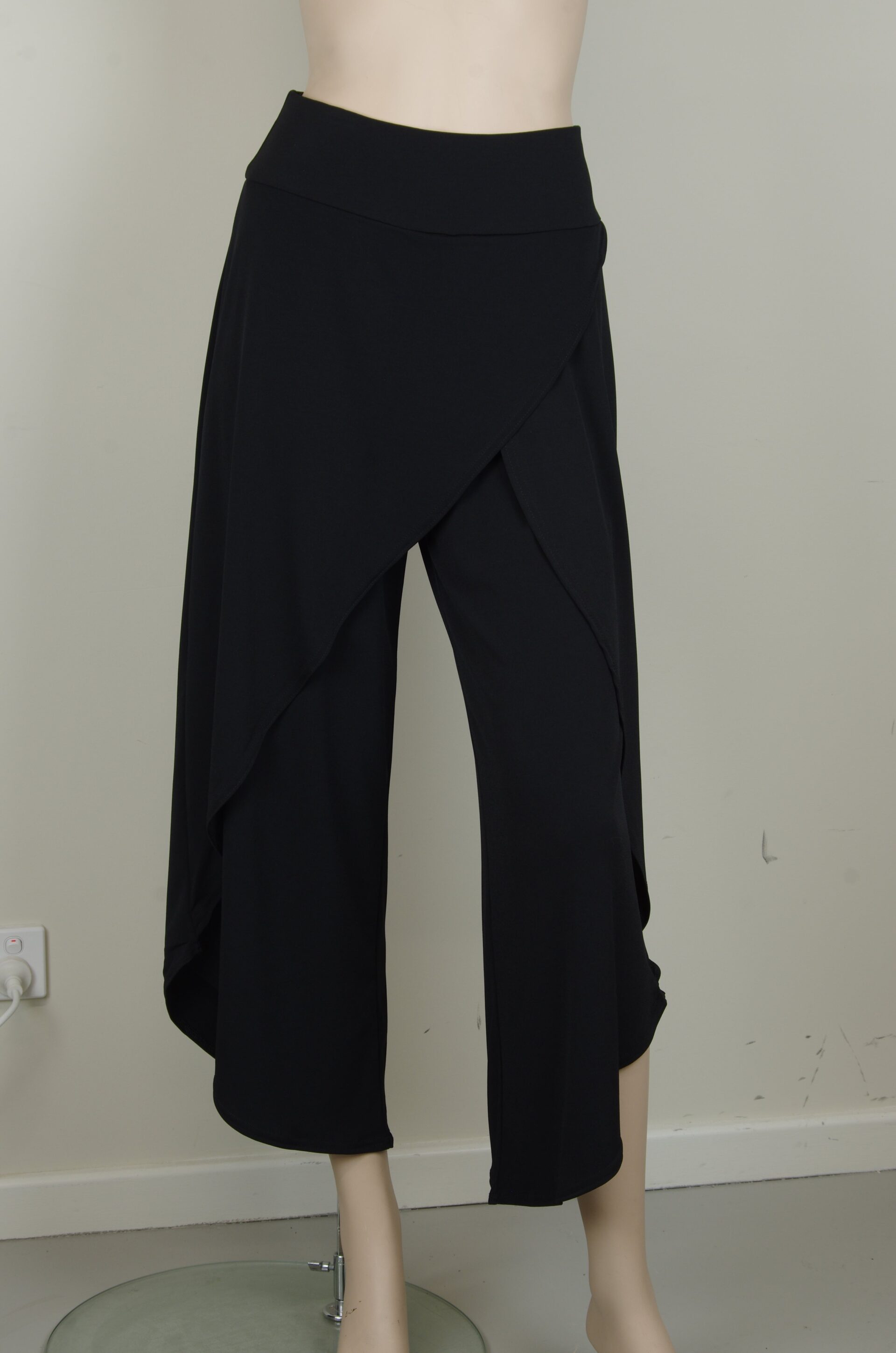 Sister Sister 7/8 Crossover Pants - Lesleys of Gawler